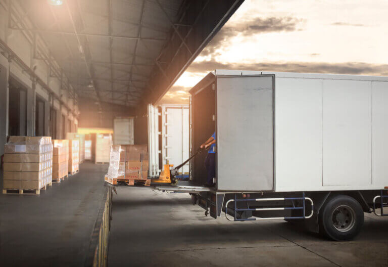 What Are the Responsibilities of Freight Handlers?